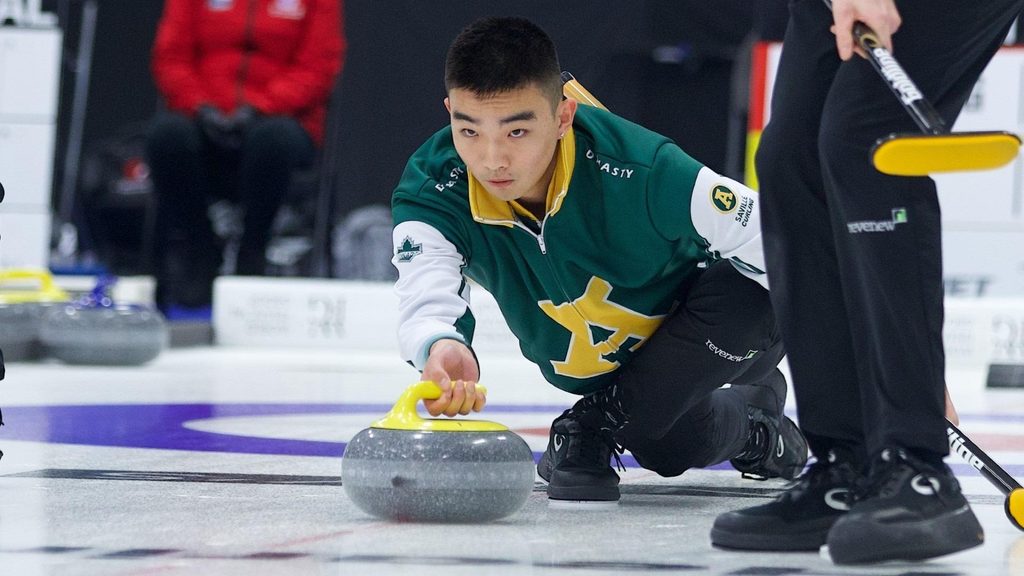 Johnson Tao joins Kevin Koe's team
