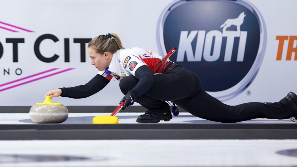 Pure curling mastery from Homan to set up a score of three